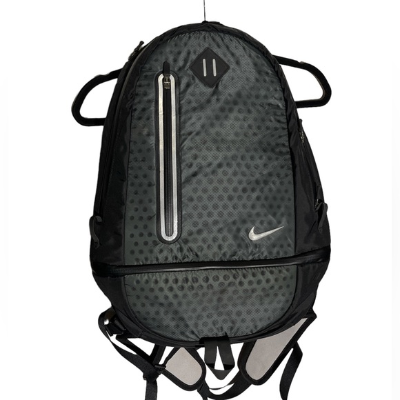 Nike | Bags | Nike Running Backpack Comes With A Shoe Compartment And A ...